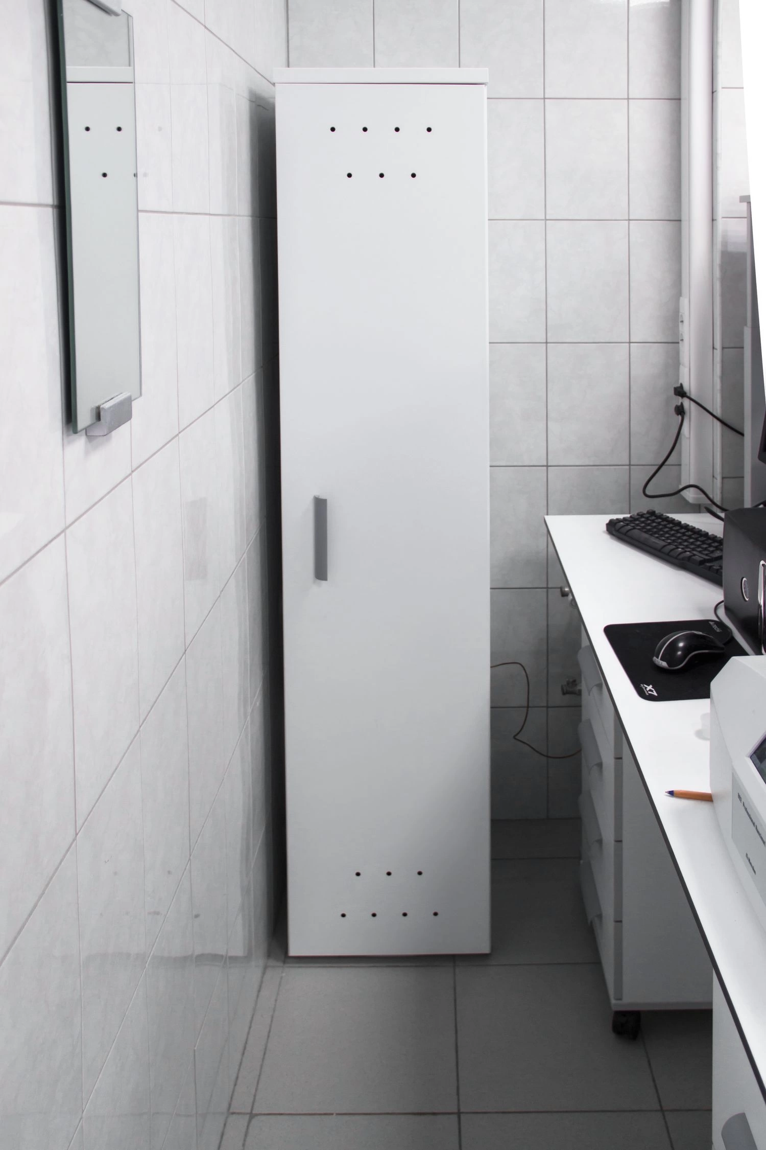 Шкаф для газовых баллонов Simple Pro ЛК-400 ШБ – купить в интернет-магазине LABSPACE